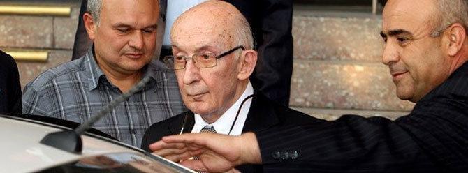 Emekli Orgeneral Teoman Koman öldü - Gündem Haberleri