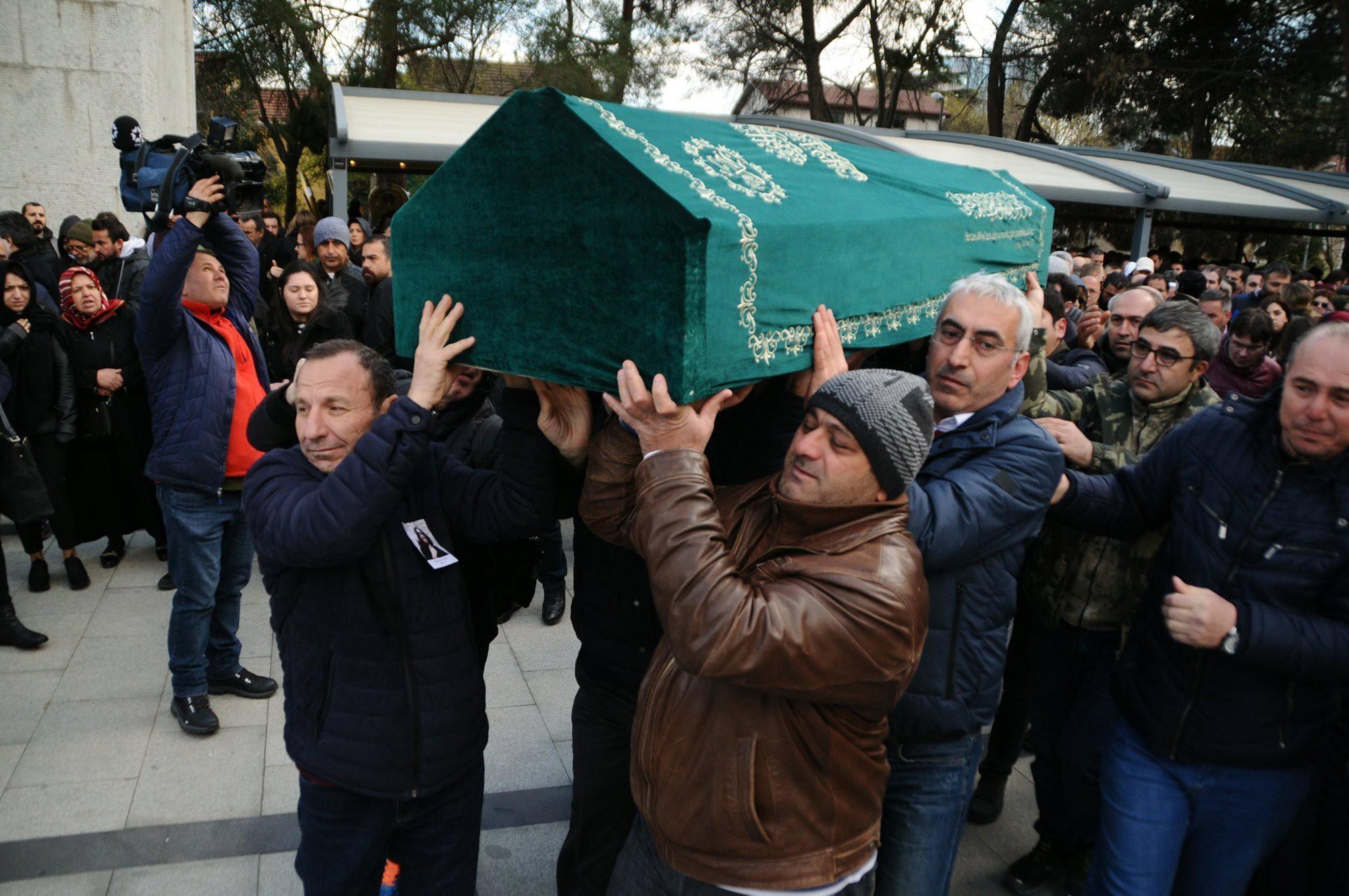 Üniversite öğrencisi Arda Duman son yolculuğuna uğurlandı - Son Dakika ...