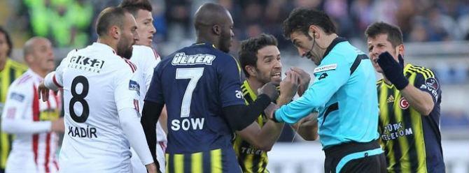 '4. hakem ne iş yapıyor' - Son Dakika Spor Haberleri