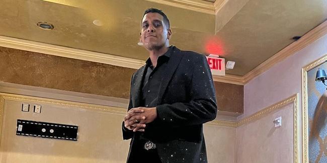 Şarkıcı Michael Benjamin sahnede hayatını kaybetti - Son Dakika Magazin ...