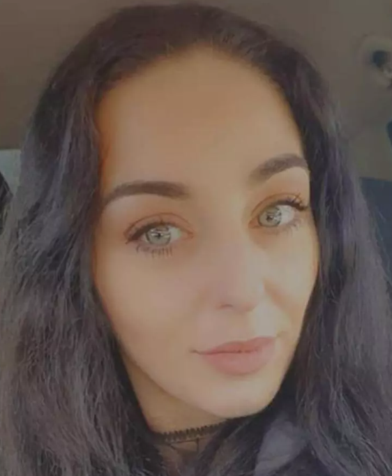 Model Caragh Eaton erkek arkadaşının arabasından düşerek hayatını ...