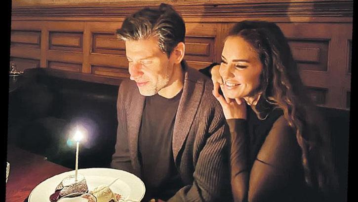 Romantik kutlama - Magazin Haberleri
