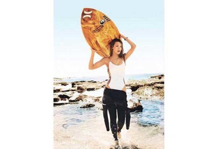 Blake Lively ile seksi sörf! - Son Dakika Magazin Haberleri