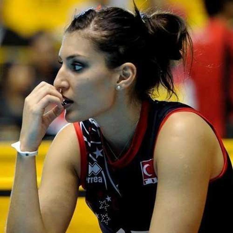 Ünlü sporcunun ayrılık sebebi aldatma mı? - Magazin Haberleri