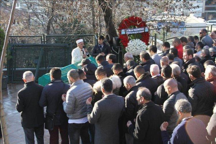 Ali Ekber Akgün'ün cenaze namazında dikkat çeken çelenk - Son Dakika Haberi