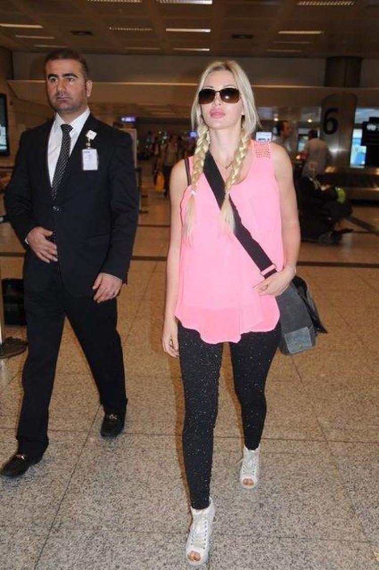 Pixee Fox, 19. barbie bebek ameliyatı için İstanbul'a geldi - Magazin ...
