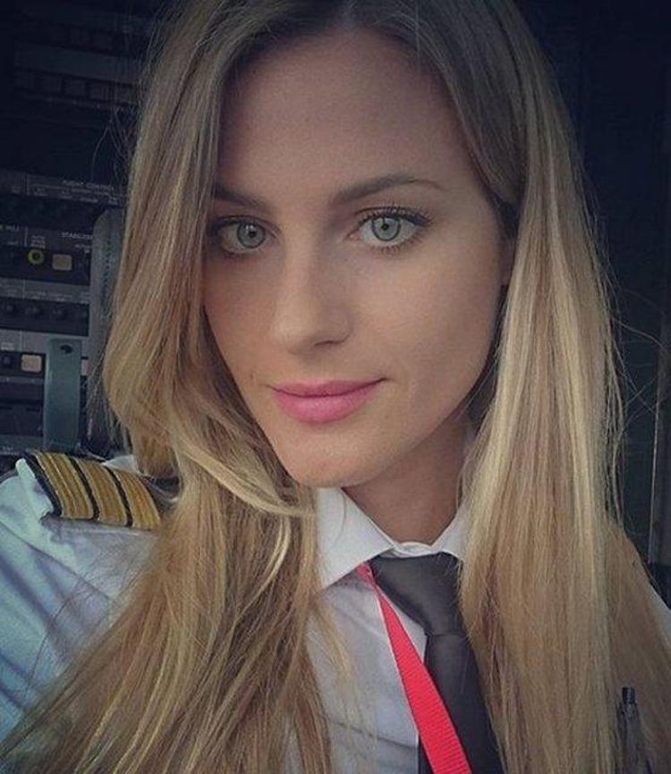 Kuaförlüğü bıraktı, pilot oldu! İşte sosyal medyayı sallayan pilot Sara ...