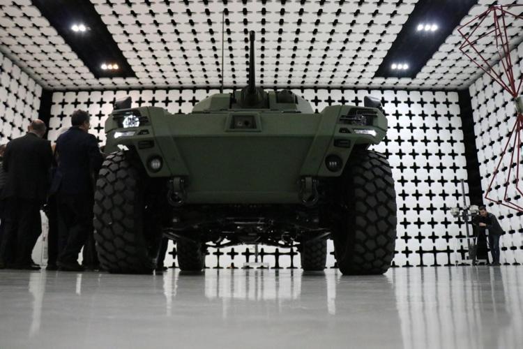 Türkiye'nin ilk elektrikli zırhlı aracı Akrep II tanıtıldı - Gündem ...