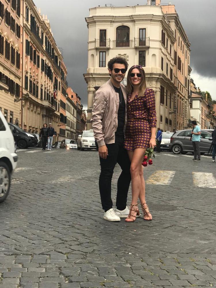 Cem Belevi ile Zehra Yılmaz'ın rötarlı kutlaması - Son Dakika Magazin ...