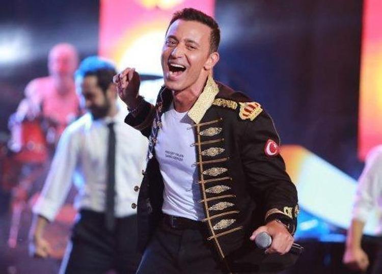 Mustafa Sandal ve Benan Bal arasında sürpriz yakınlaşma! - Sayfa 1