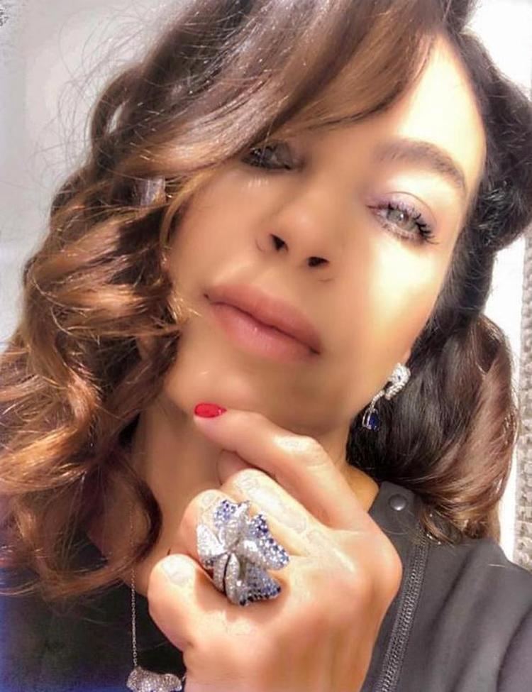 Esin Moralıoğlu uzun aradan sonra Çeşme'de ortaya çıktı - Son Dakika ...