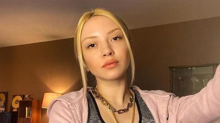 Ece Seçkin'den cesur fotoğraf - Magazin Haberleri
