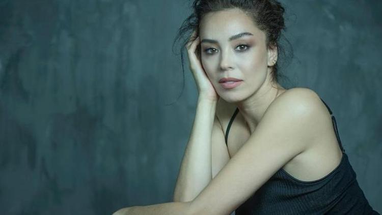 Azra Akın ve Atakan Koru aşkı ilk günkü gibi... - Son Dakika Magazin ...