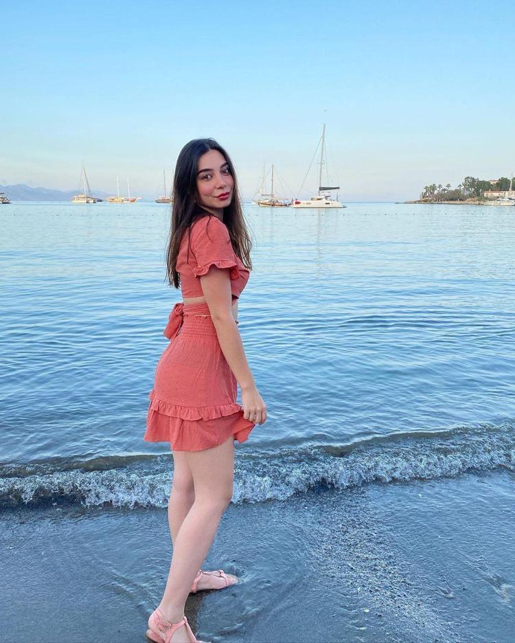 Birsu Demir tatil pozlarıyla dikkat çekti - Magazin Haberleri - Sayfa 4