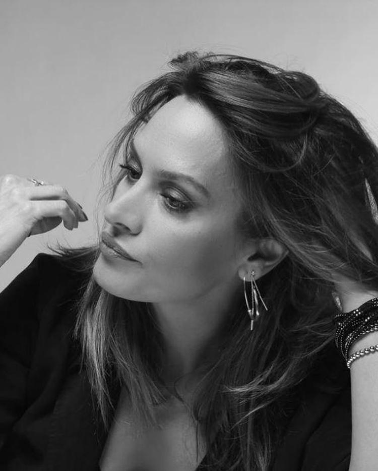 Ebru Cündübeyoğlu ve Güçlü Mete boşandı - Magazin Haberleri - Sayfa 1