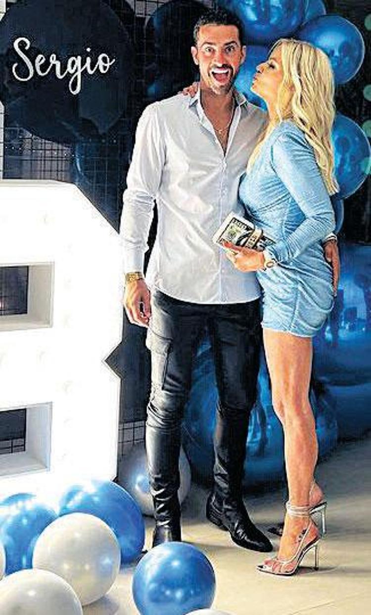 Sergio Carrallo ve Caroline Stanbury birbirlerini öpmeye doyamadı - Son ...