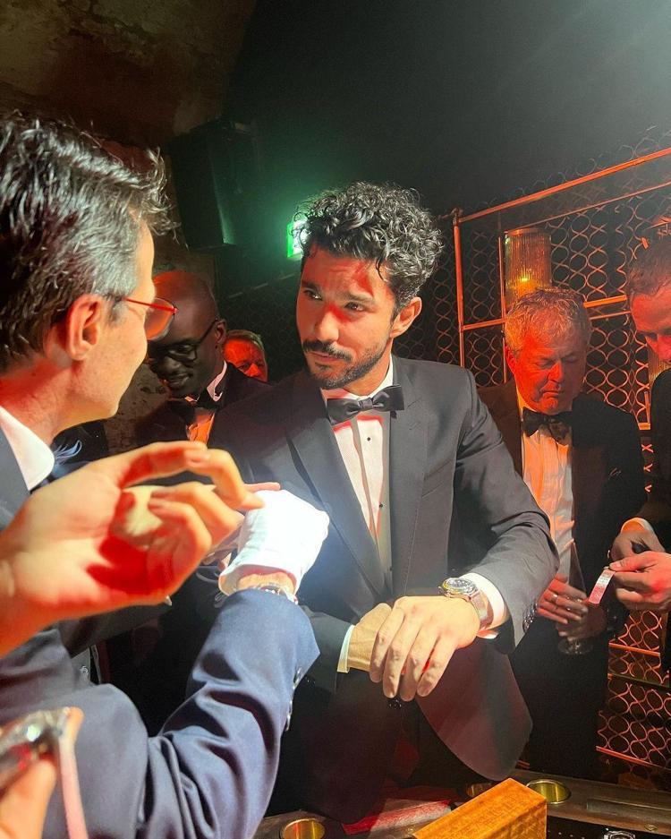 Kaan Yıldırım James Bond partisine katıldı! - Magazin Haberleri