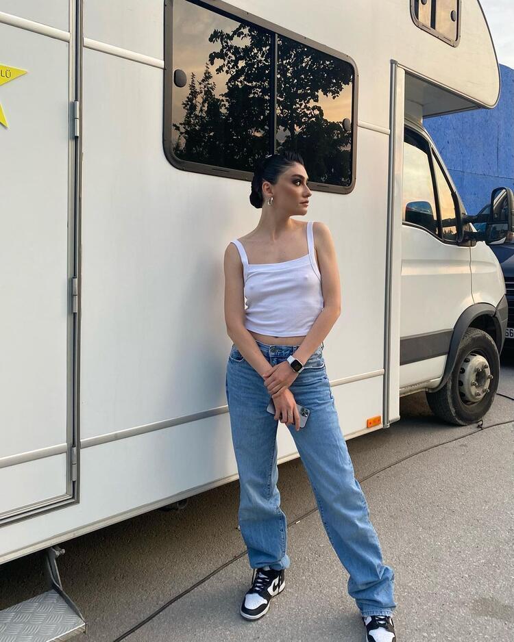 Hazar Ergüçlü: Yıldız gibi hissetmek problemli - Magazin Haberleri