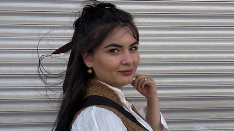 Fenomen gelin adayı Hanife Gürdal, kocasıyla yatak pozlarını paylaştı ...