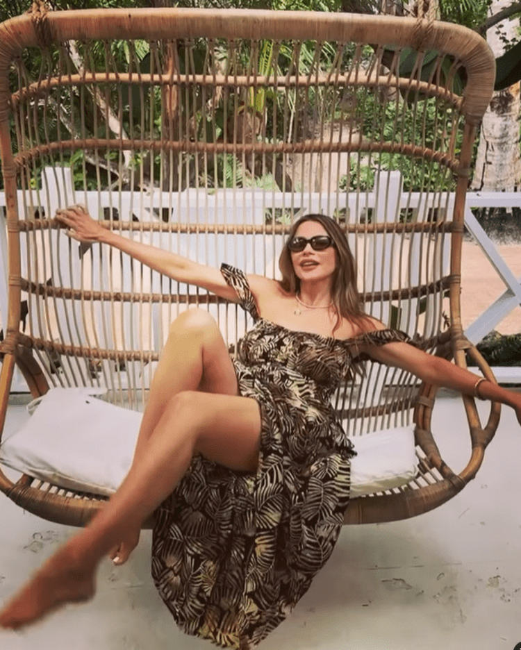 Sofia Vergara'dan bikinili poz - Magazin Haberleri