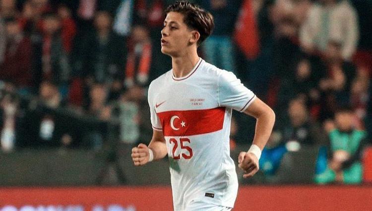 Arda Güler’i sosyal medyada takip eden kız kim? Arda Güler’in sosyal ...