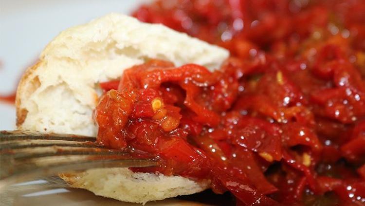 Diyarbakır’ın biber reçeli dünyaya açılmak için sofralarda yerini aldı ...