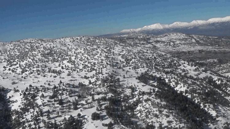 Denizli'de kar, kartpostallık görüntü oluşturdu.