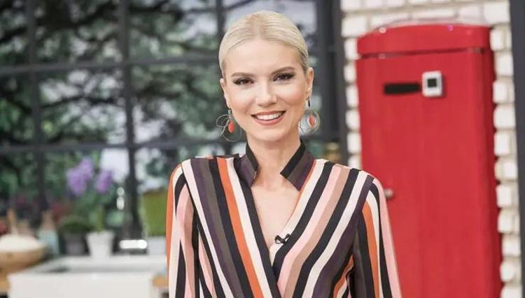 Pelin Çift kimdir, kaç yaşında ve nereli? Türkiye Tek Yürek sunucusu ...