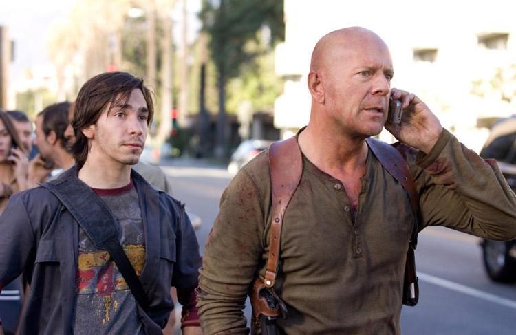 Demansla mücadele eden Bruce Willis'ın eşinden kalpleri eriten paylaşım ...