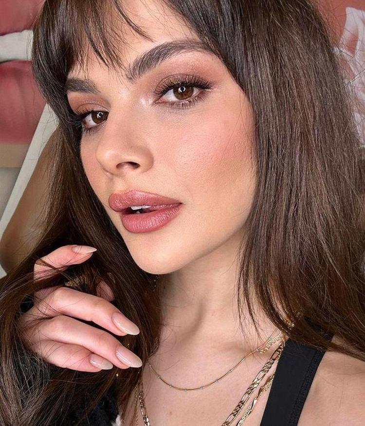 Sinem Ünsal yeni yeni dışarı çıkmaya başladı - Son Dakika Magazin ...