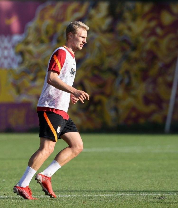 Galatasaray masaya bile oturmadı! Nelsson için 9 milyon euro getirmek ...