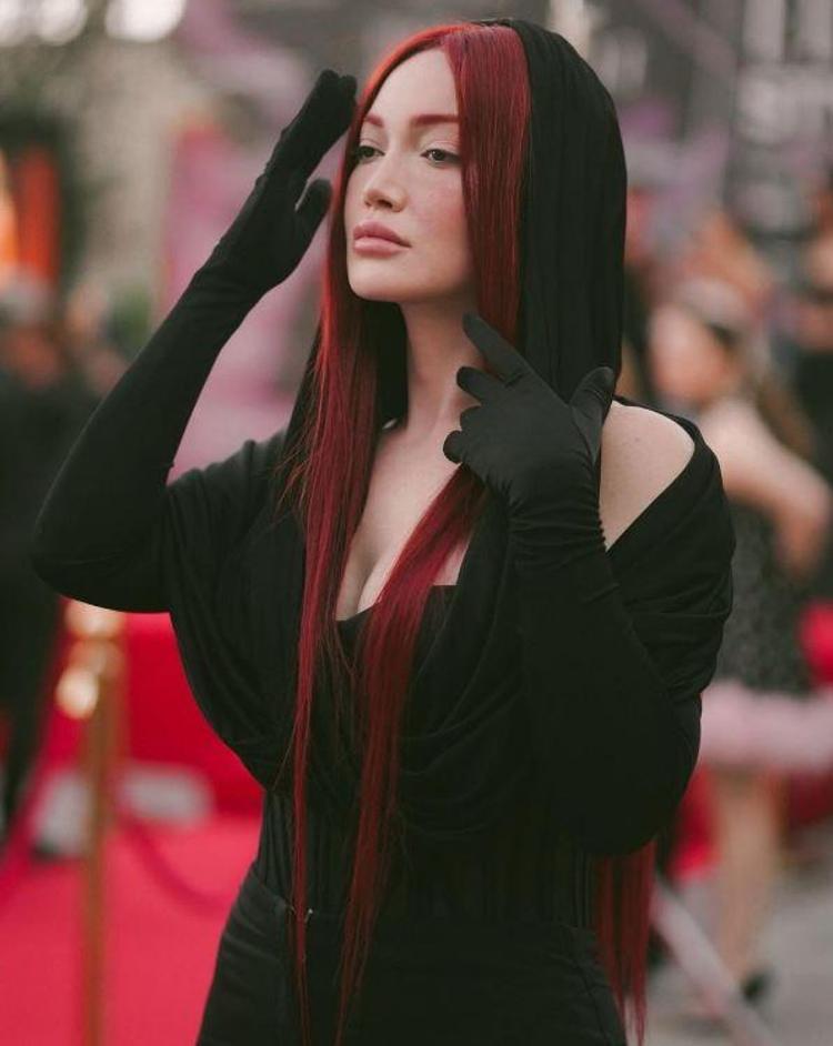 Danla Bilic'in yeni tarzı olay oldu - Son Dakika Magazin Haberleri