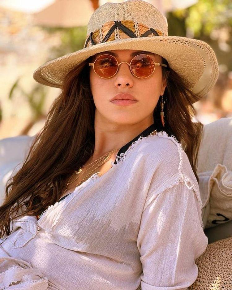 Şükran Ovalı ve kızı Mihran Ela tatilde... - Magazin Haberleri