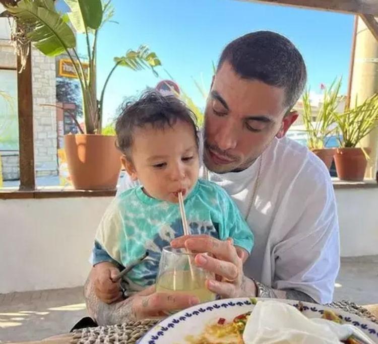 Can Bonomo'nun denize girmesiyle çıkması bir oldu - Magazin Haberleri ...