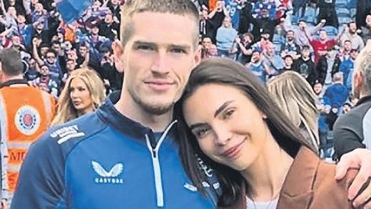 Fenerbahçeli yıldızdan ilginç taktik! İnsan sevgilisini takip etmez mi?