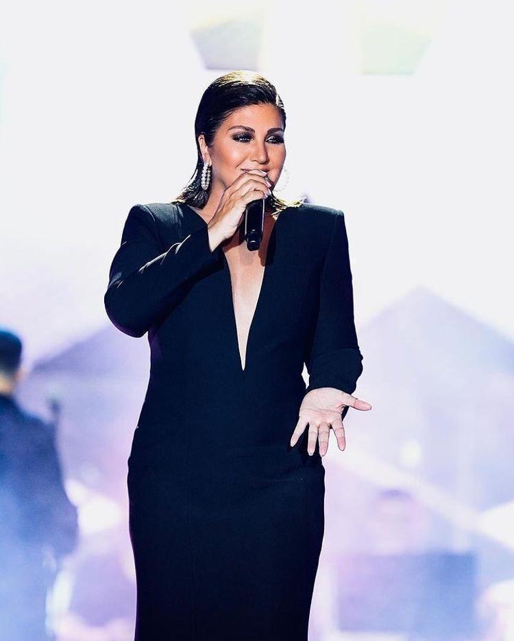 Sibel Can kural bozdu - Magazin Haberleri