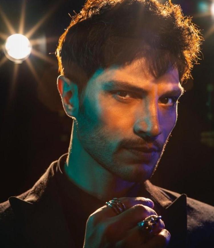 Safir dizisi Ateş gerçekte kimdir, adı ne? İlhan Şen kimdir, kaç ...