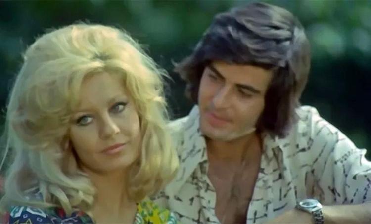 Emel Sayın'dan gençlik pozu: Meğer ne güzelmişim - Magazin Haberleri