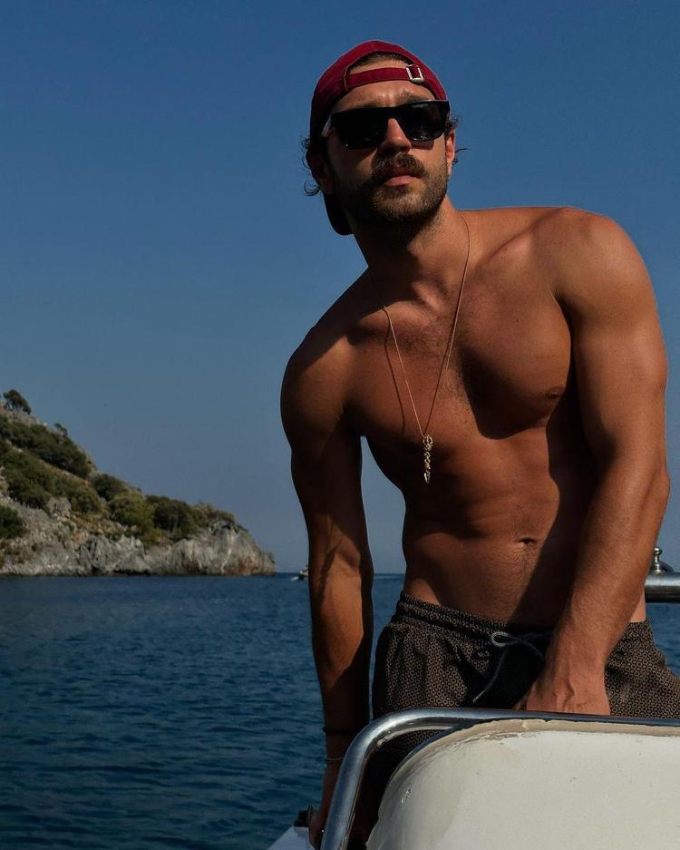 Aybüke Pusat ve Furkan Andıç'tan yan yana poz yok! Yıllardır sır gibi ...