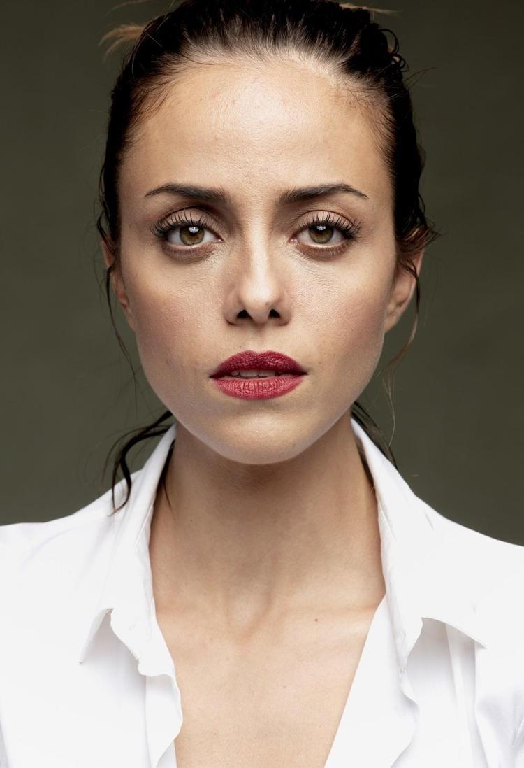Deniz Barut: Tanınmak ve ünlü olmaya çalışmak zehirli bir şey - Magazin ...