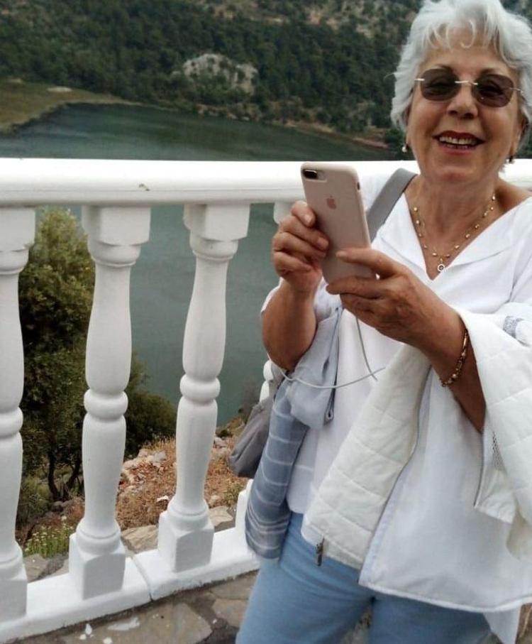 78 yaşındaki oyuncu Zerrin Sümer, 22 yıllık sevgilisiyle aylar önce ...