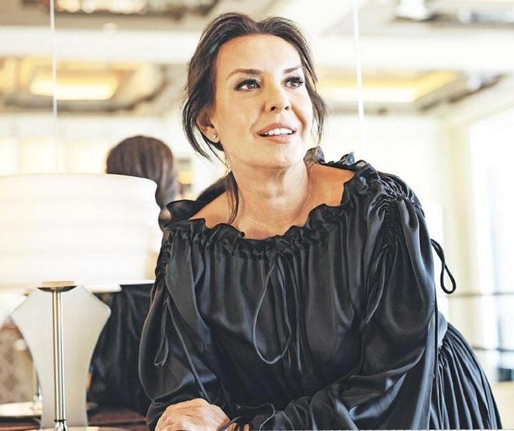 Perihan Savaş eski eşi ve kızının babası İbrahim Tatlıses ile bir araya ...