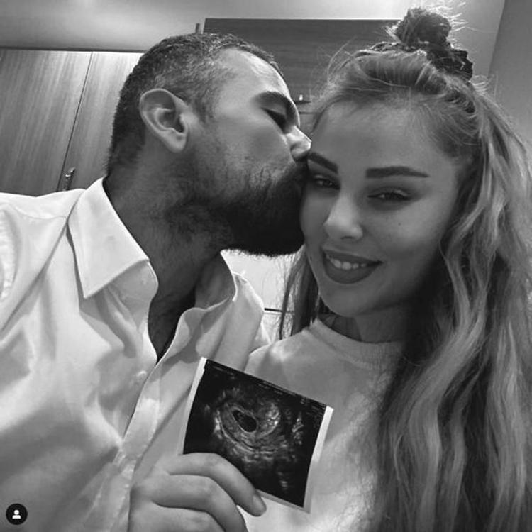 Ferdi Tayfur'un kızı Tuğçe Tayfur karnı burnunda son halini yayınladı ...