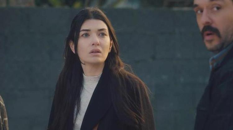 Yalan ilk bölümüyle duygusal anlar yaşattı! Anne kız yıllar sonra karşı ...