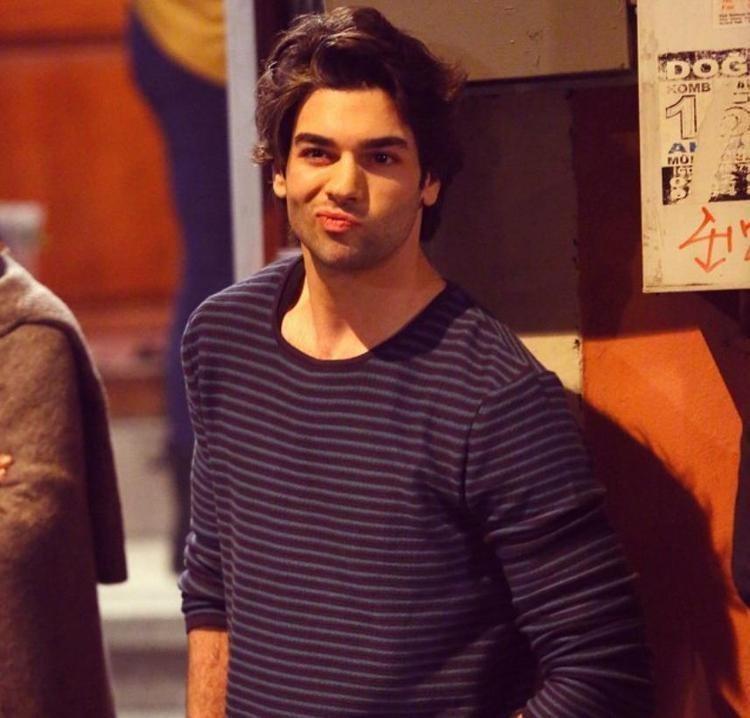 Şükrü Özyıldız'dan 'Güzel sevme' sanatı! Sibil Çetinkaya'yla dolu ...