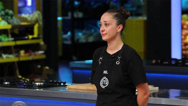 Masterchef'ten elenen isim belli oldu! Gözyaşlarını tutamadı - Son ...
