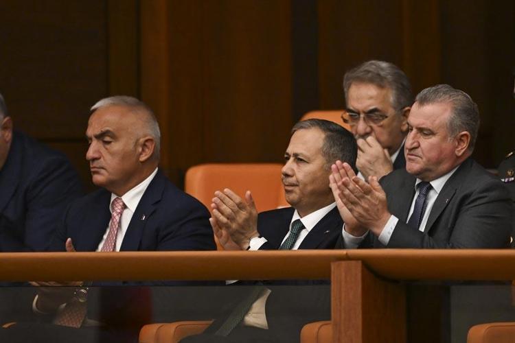 Türkiye Büyük Millet Meclisi'nde yeni yasama yılı başladı! - Gündem ...