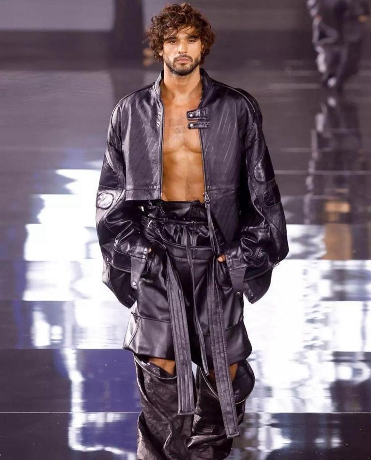 Şeyma Subaşı aşkını ilan etti! İlk el ele poz geldi - Magazin Haberleri