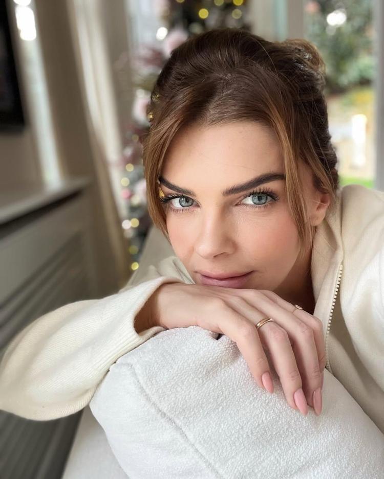 Pelin Karahan ile ilgili şok iddia! 'Hem kira ödemiyor hem evi ...