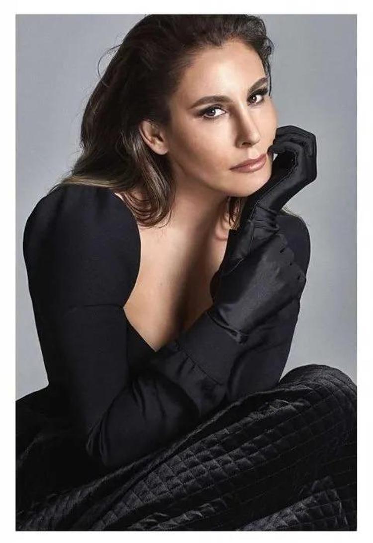 Funda Arar konserinde mutlu son! 30 yıllık aşkına unutulmaz jest - Son ...